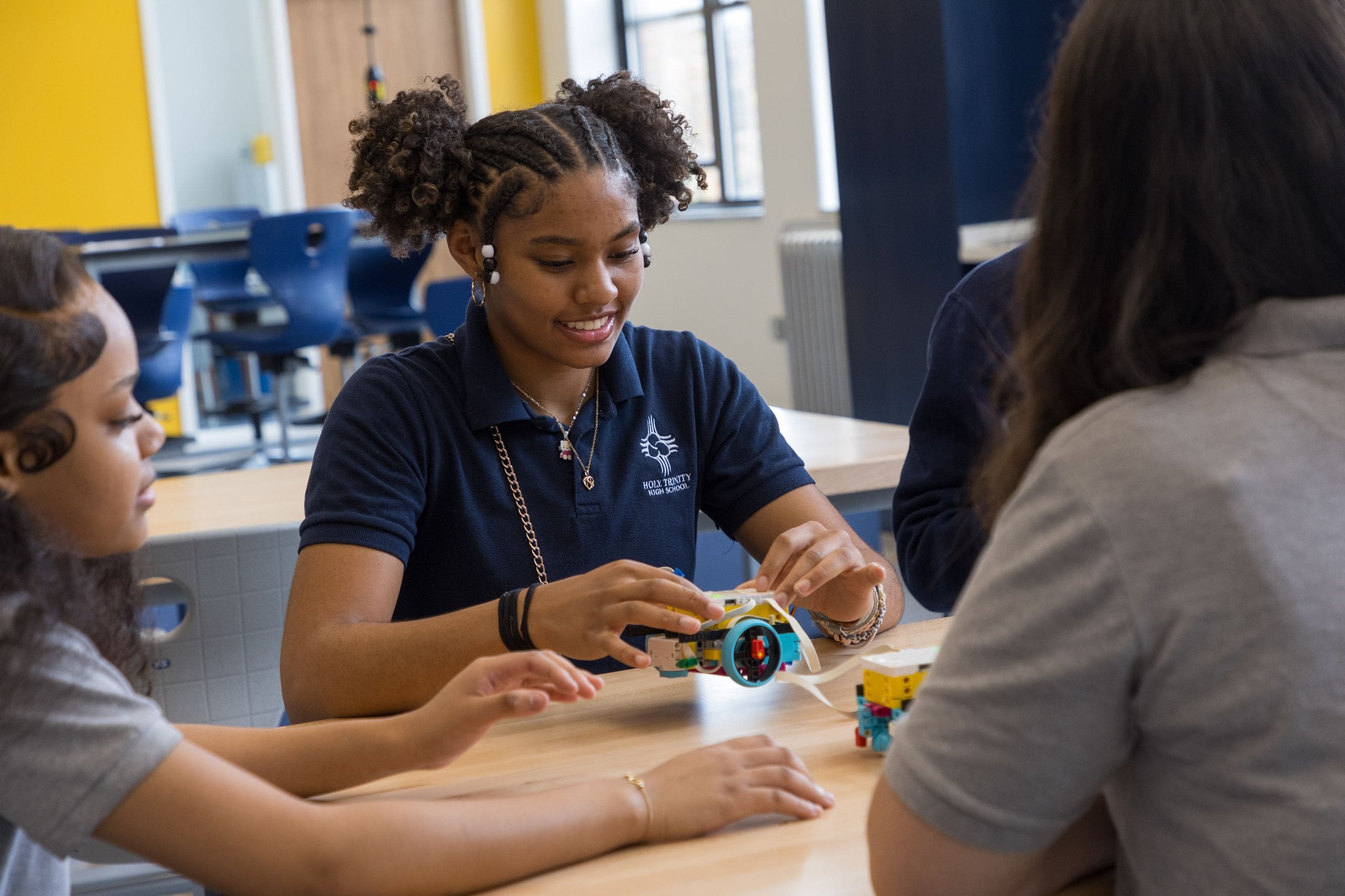 Robotics Applications | Holy Trinity High School